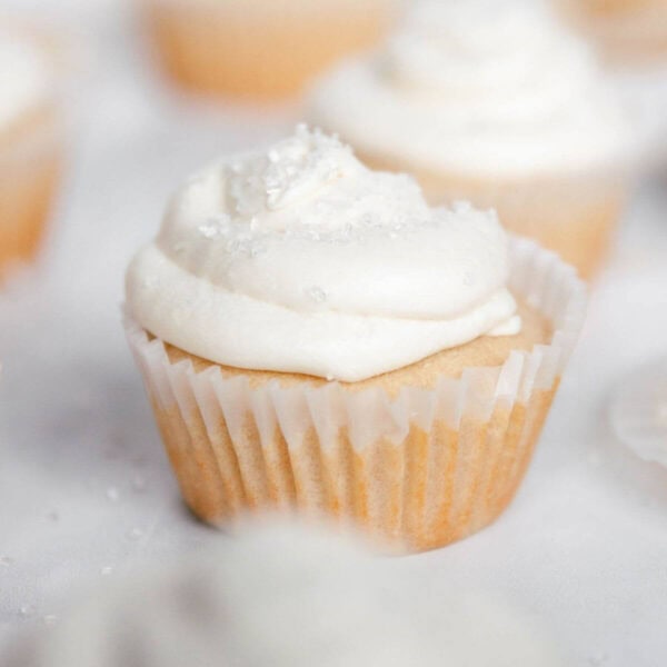 Healthy Vanilla Cupcakes - Healthful Blondie