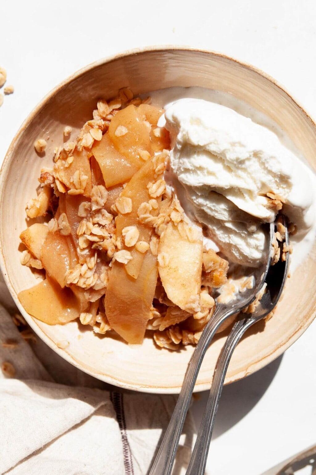 Best Healthy Apple Crisp Recipe (Refined Sugar-Free!) - Healthful Blondie