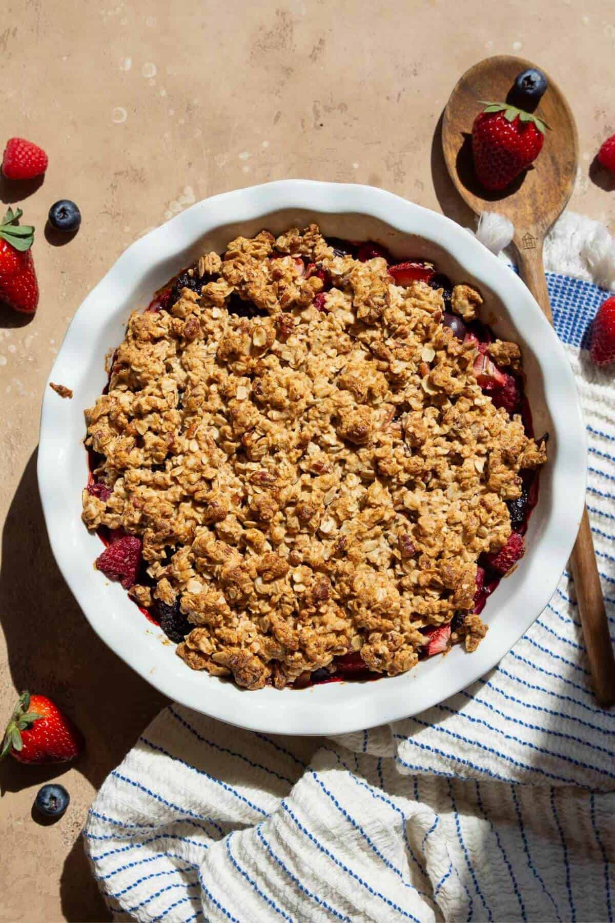 Healthy Berry Crumble - Healthful Blondie